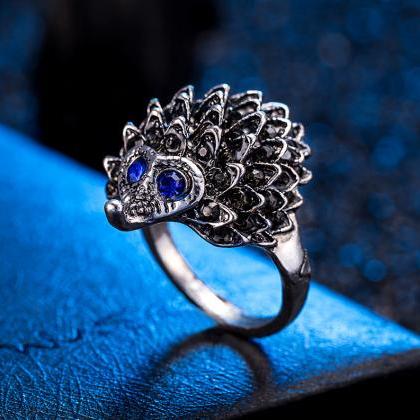 Retro Diamond Ring Hedgehog on Luulla