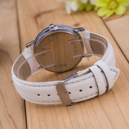 Classic High-end Leather Watch on Luulla