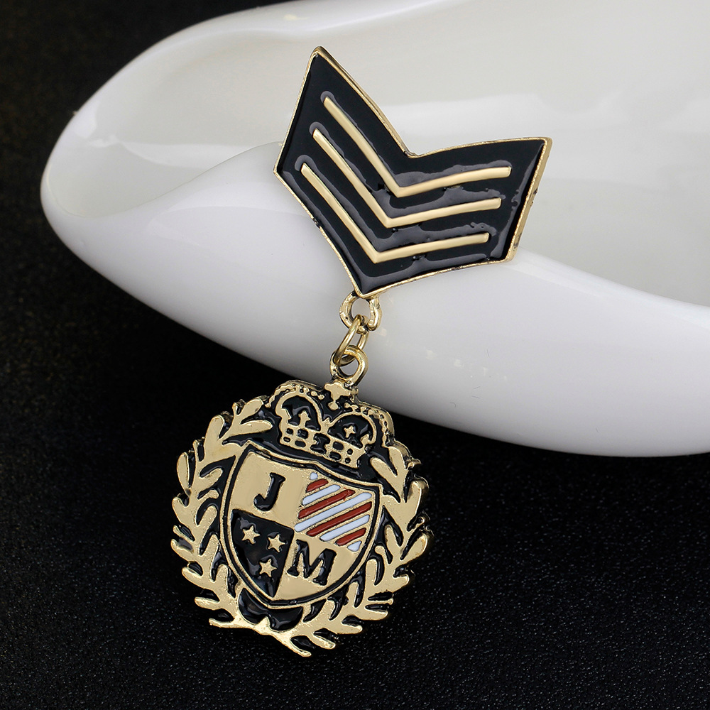 Unique British Badge Brooch on Luulla