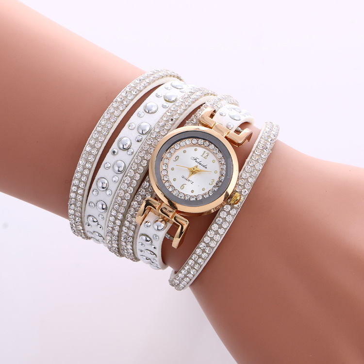 Beautiful Crystal Snowflake Golden Dial Watch on Luulla