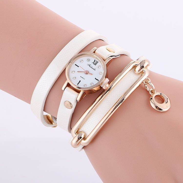 Classic Small Dial Circle Quartz Watch on Luulla