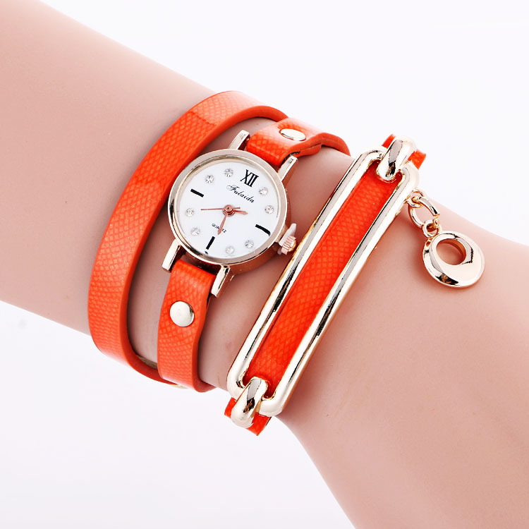 Classic Small Dial Circle Quartz Watch on Luulla